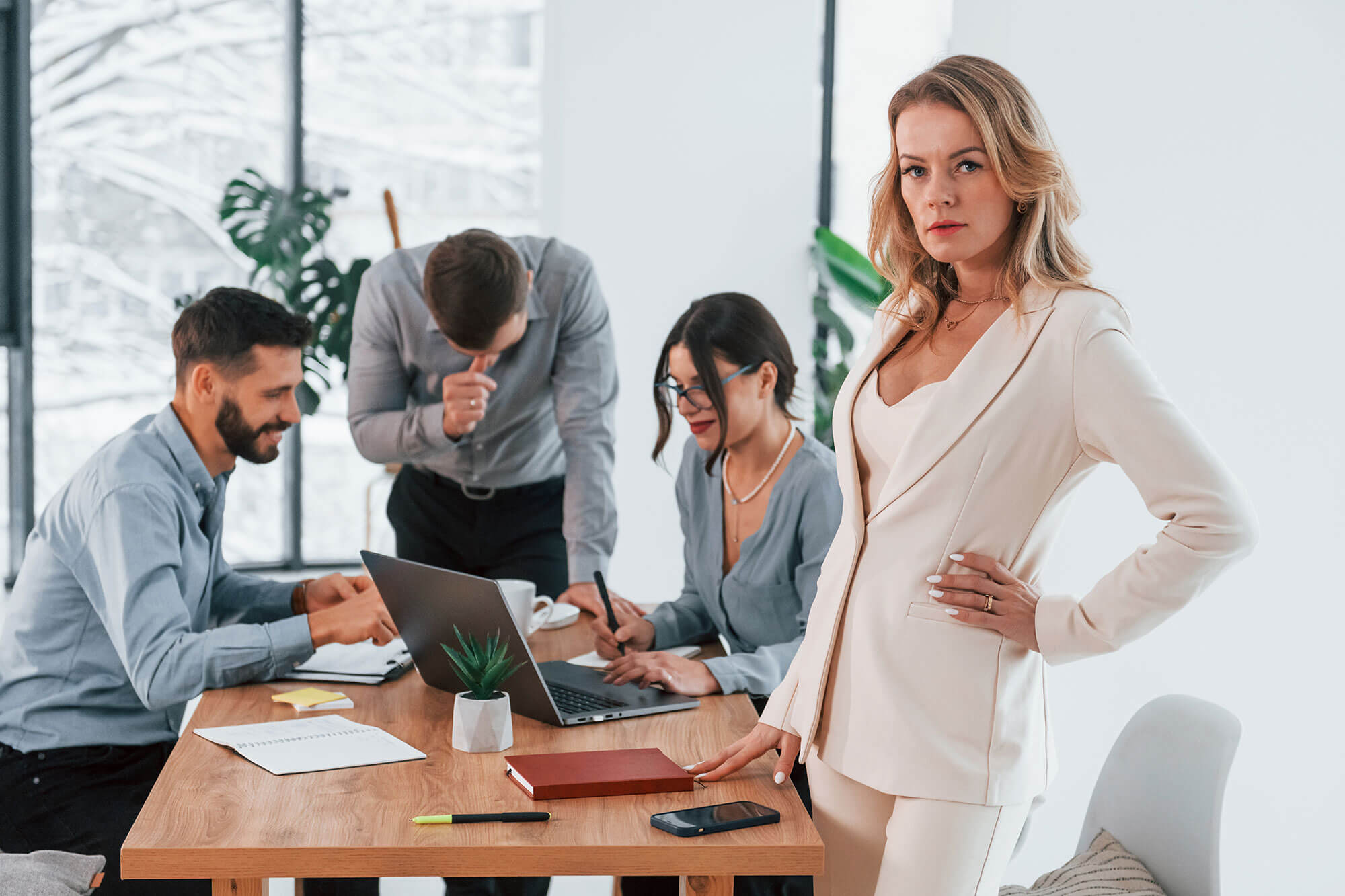 6 Toxic Workplace Practices to Leave Behind in 2025 | GLOBIS Corporate Solutions