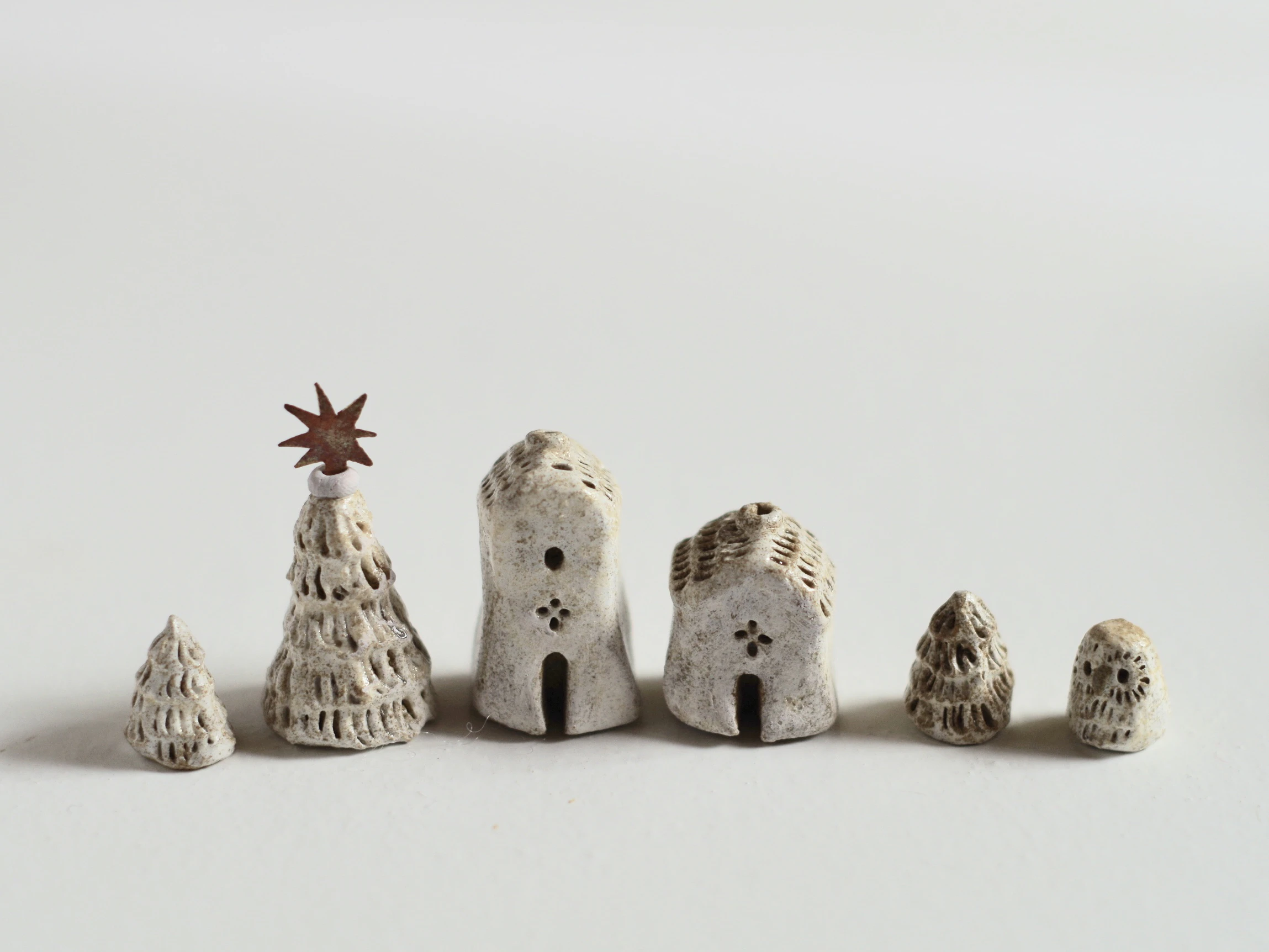 冬の森と動物たち | iichi 日々の暮らしを心地よくするハンドメイドやアンティークのマーケットプレイス