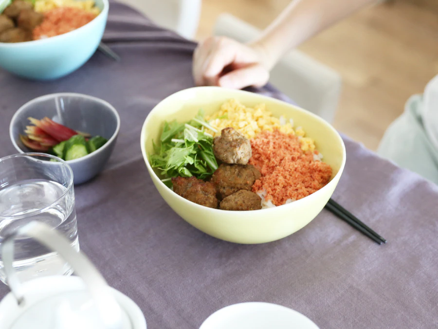 夏のテーブル | iichi 日々の暮らしを心地よくするハンドメイドやアンティークのマーケットプレイス