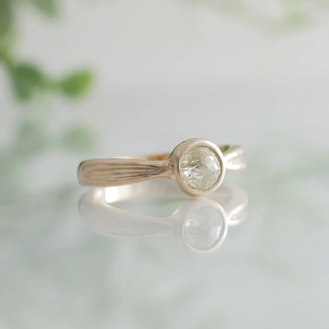 始まりの季節のダイヤモンド。 | iichi 日々の暮らしを心地よくするハンドメイドやアンティークのマーケットプレイス