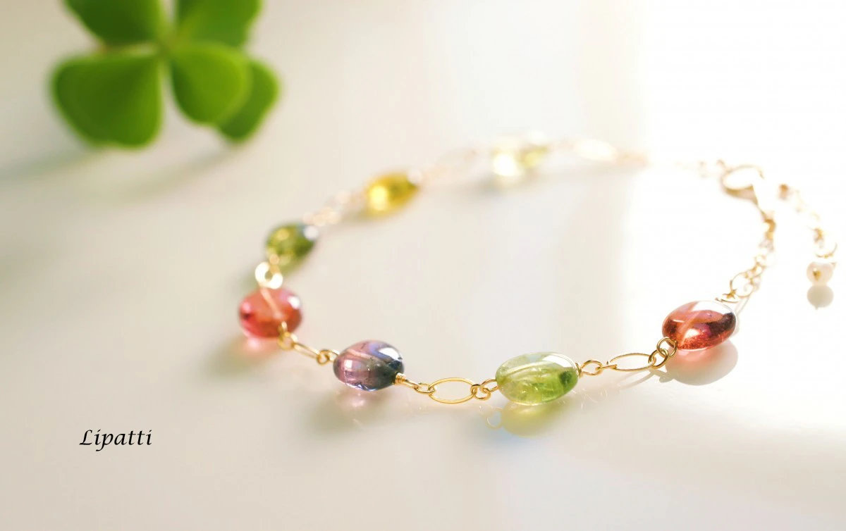 今日何つけよう？ | iichi 日々の暮らしを心地よくするハンドメイドやアンティークのマーケットプレイス