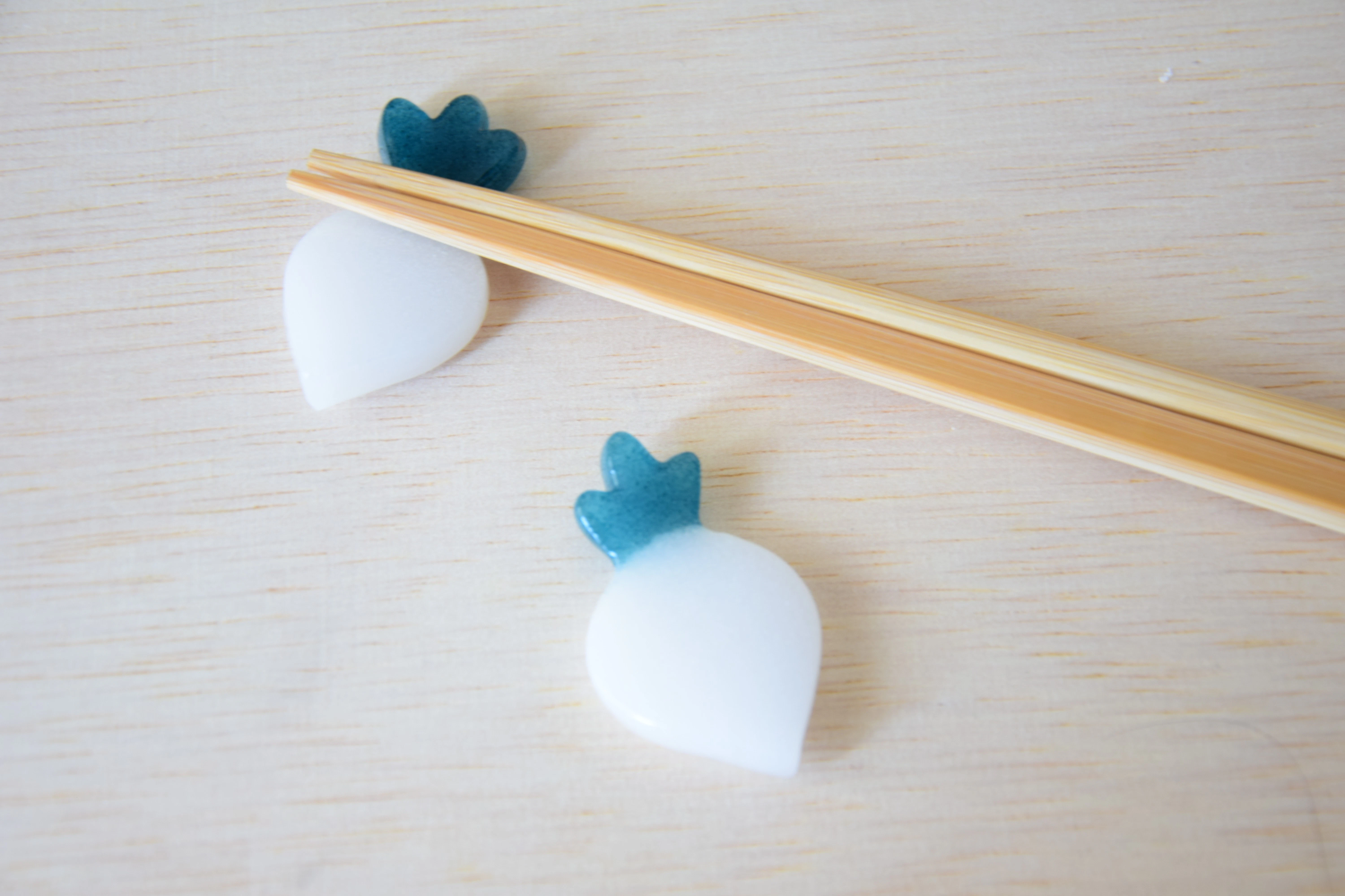 春のテーブル | iichi 日々の暮らしを心地よくするハンドメイドやアンティークのマーケットプレイス