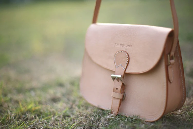 レザーと共に。 | iichi 日々の暮らしを心地よくするハンドメイドやアンティークのマーケットプレイス