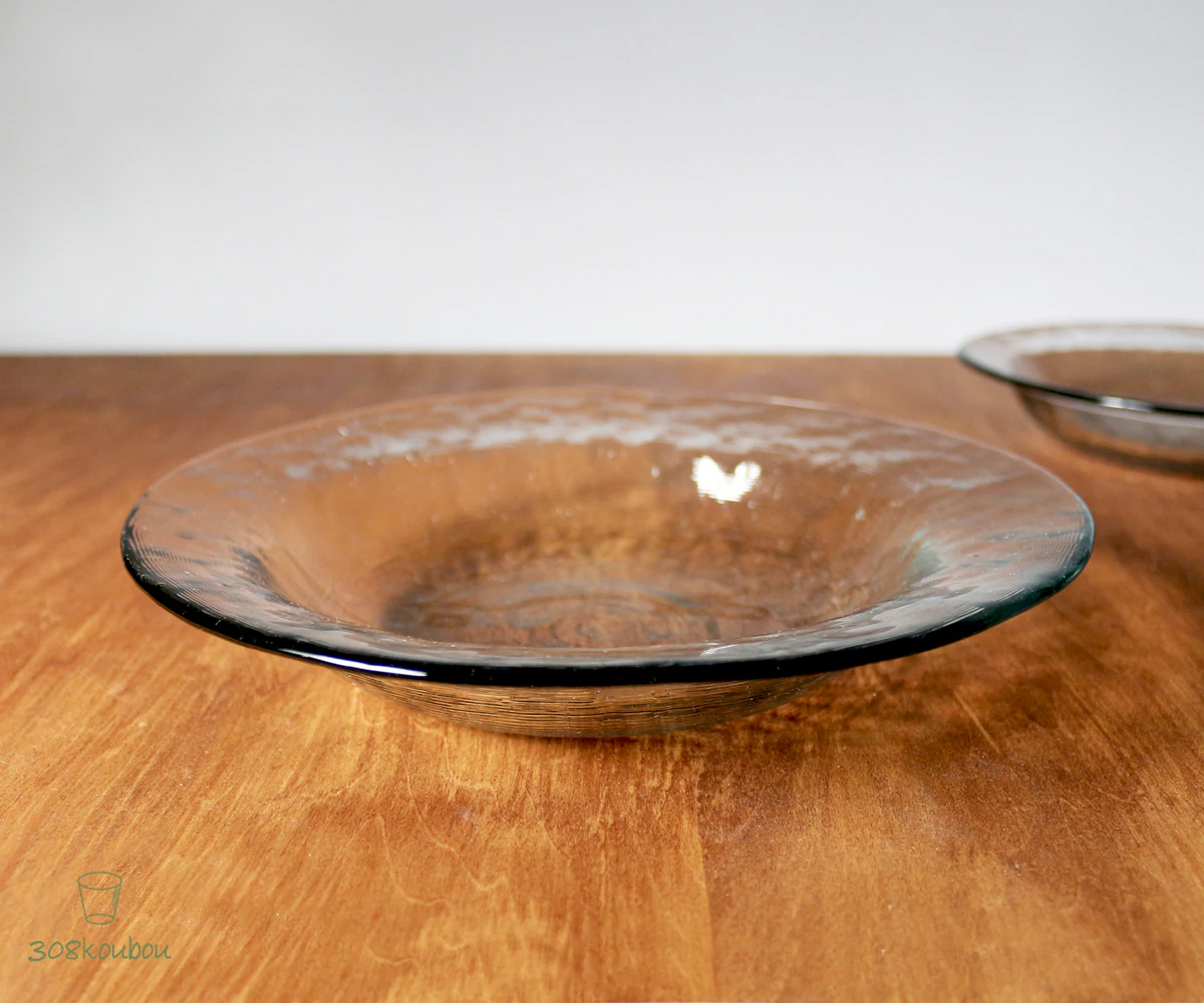 光を通すガラスのもの | iichi 日々の暮らしを心地よくするハンドメイドやアンティークのマーケットプレイス