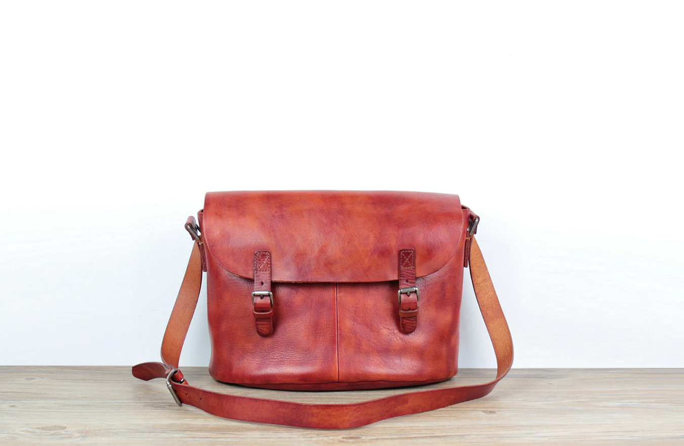 秋はレザーの季節です。 | iichi 日々の暮らしを心地よくするハンドメイドやアンティークのマーケットプレイス