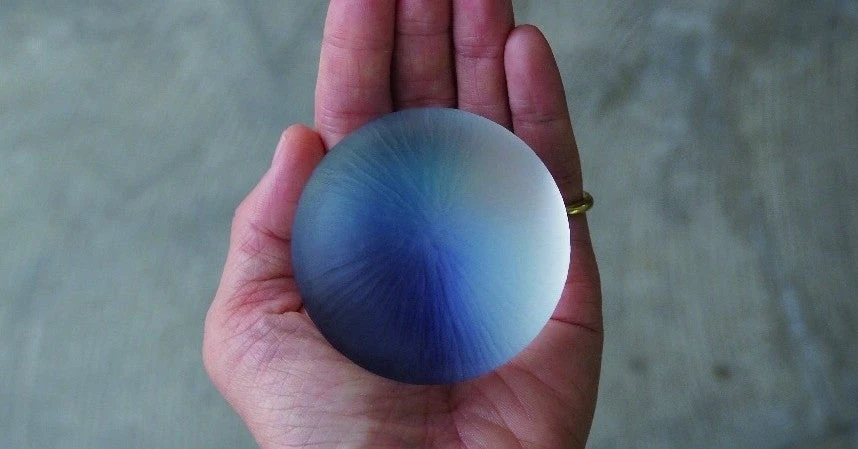 風景のように変わり続ける、matsuricaのやわらかな重ねガラス | iichi 日々の暮らしを心地よくするハンドメイドやアンティークのマーケットプレイス