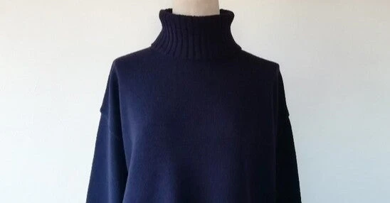 ふっくら暖か。大人のゆったりタートルネック | iichi 日々の暮らしを心地よくするハンドメイドやアンティークのマーケットプレイス