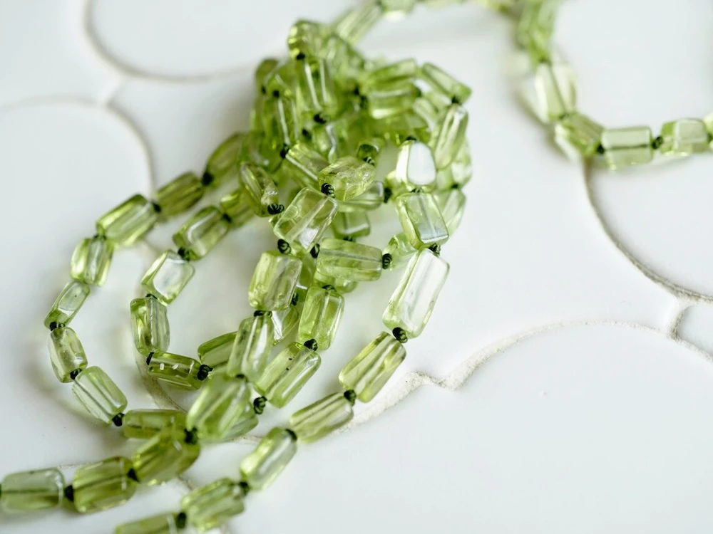 ペリドット＜8月誕生石＞ | iichi 日々の暮らしを心地よくするハンドメイドやアンティークのマーケットプレイス