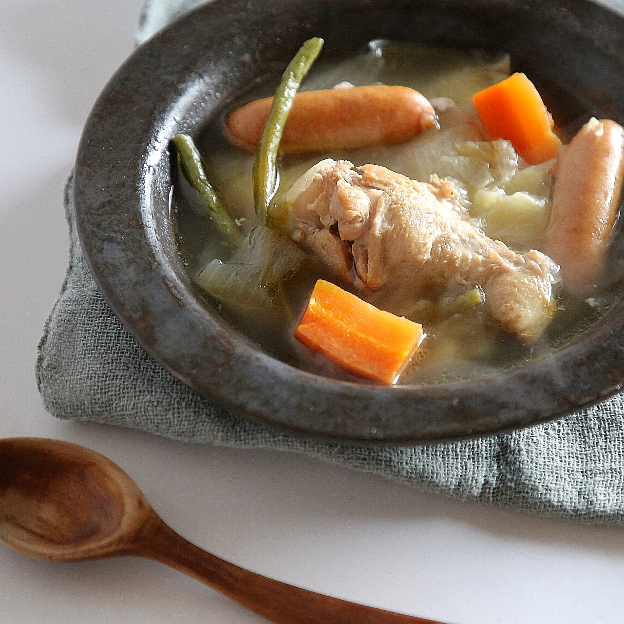 美味しいを囲む食卓 | iichi 日々の暮らしを心地よくするハンドメイドやアンティークのマーケットプレイス