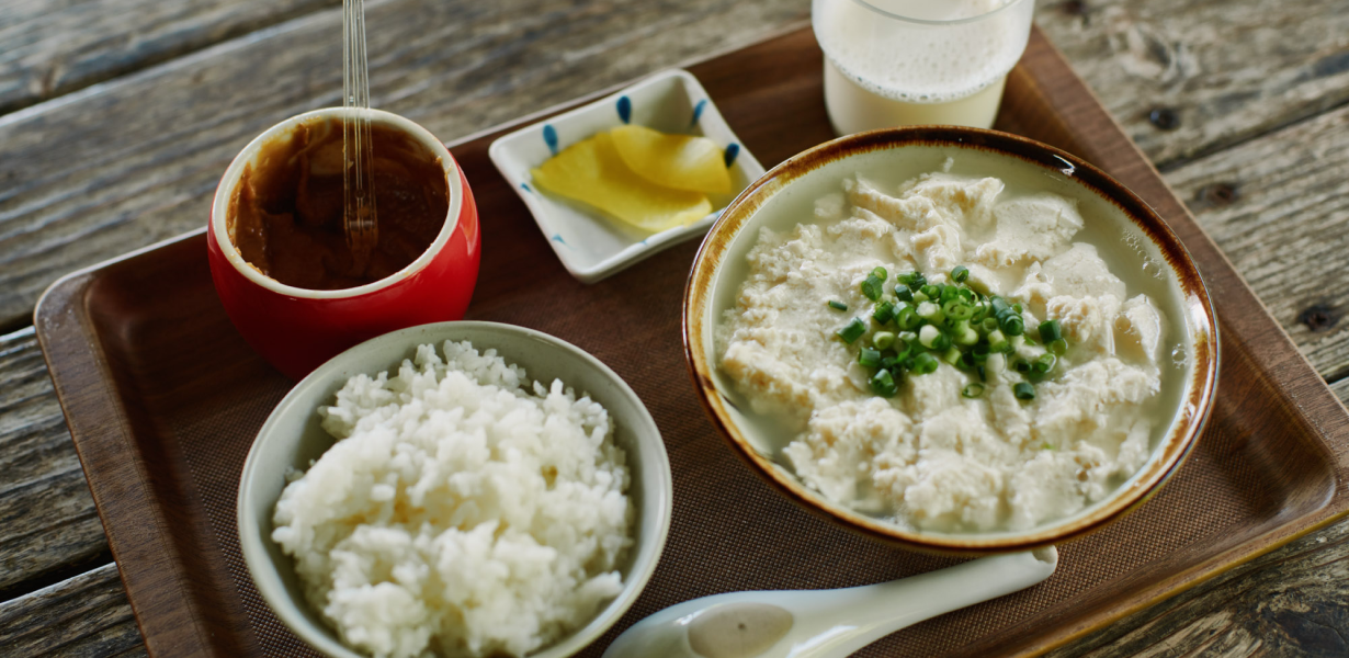 とうふの比嘉のゆし豆腐｜THE NEW JAPAN