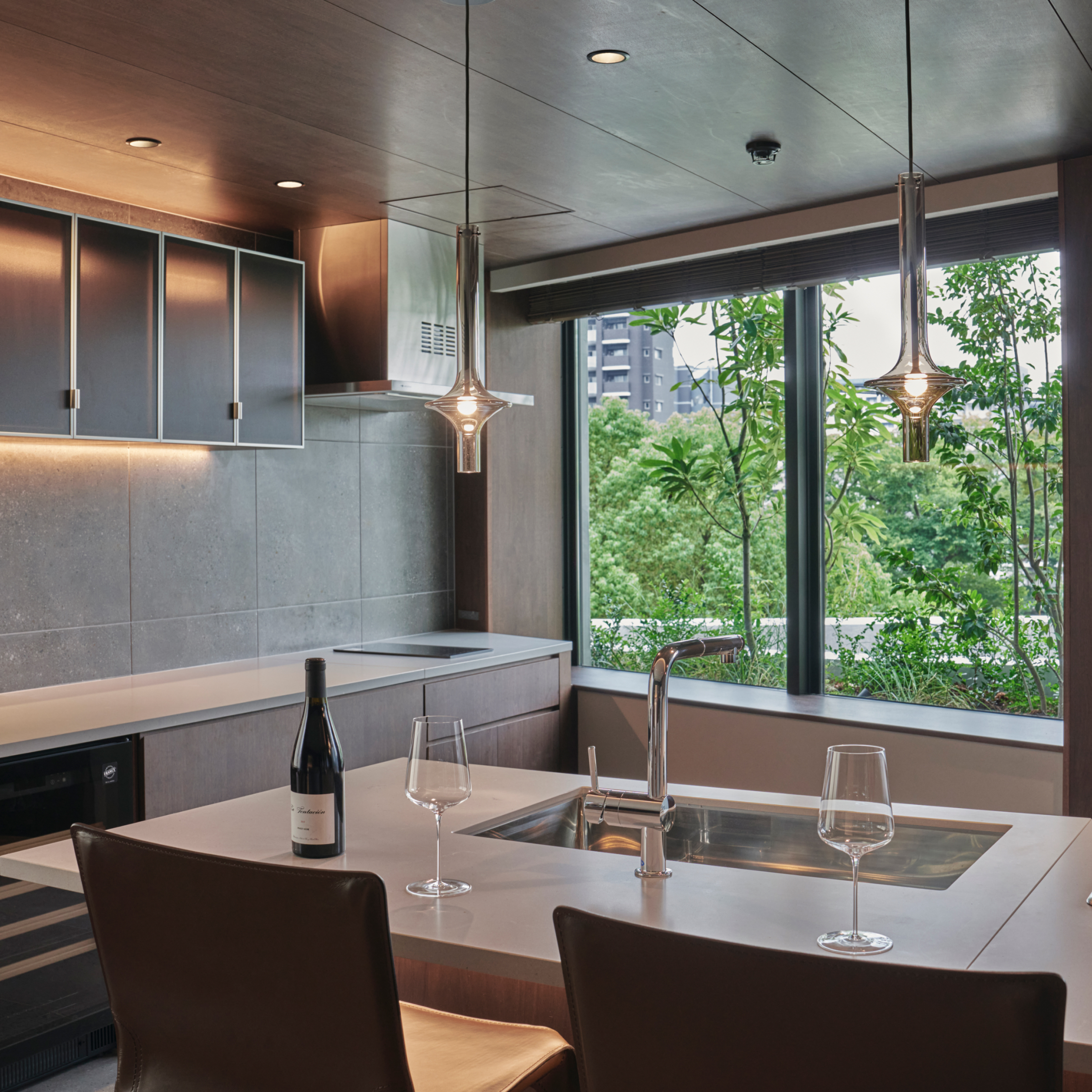 BAR COUNTER