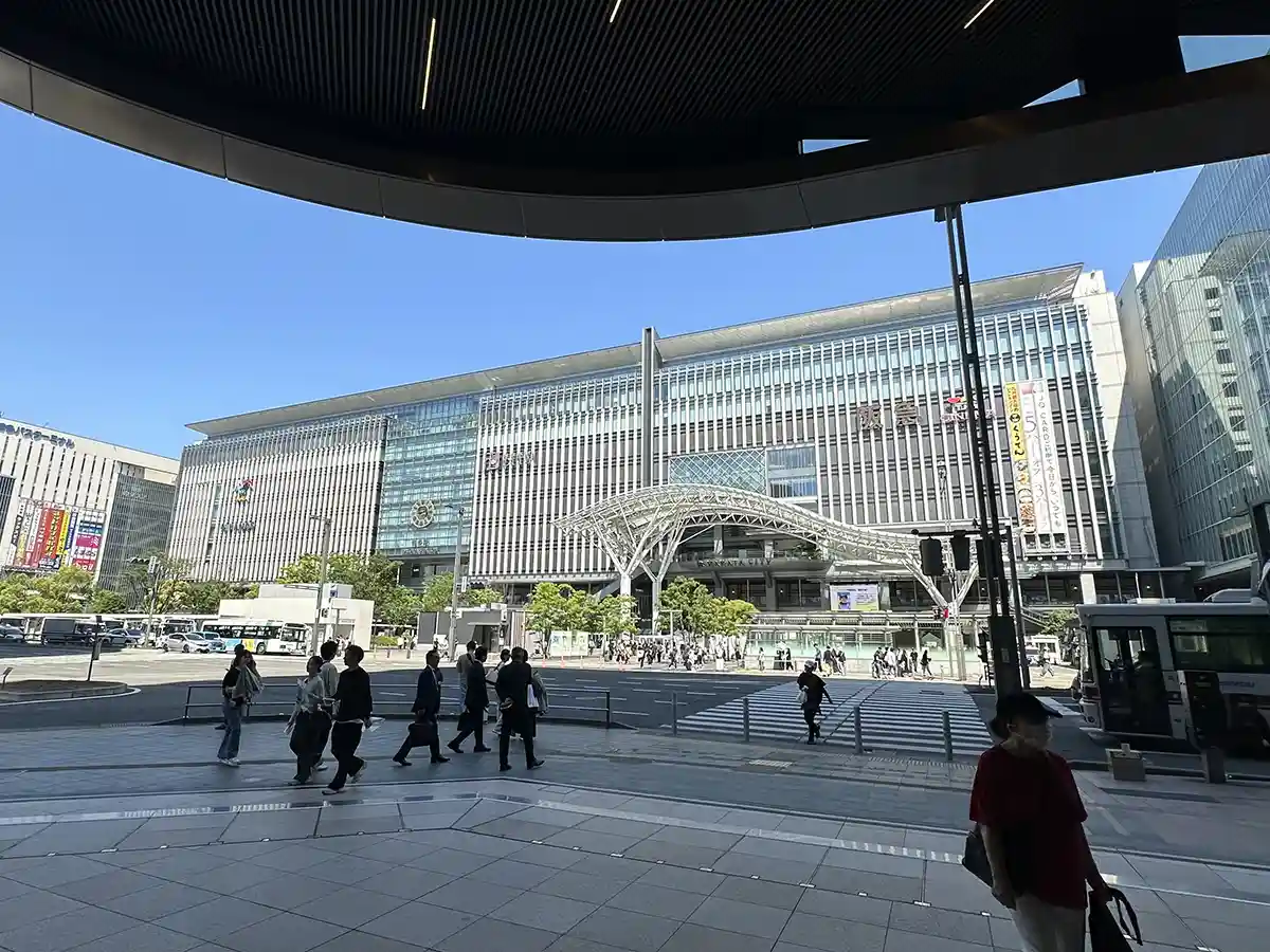 Hakata Station in Fukuoka: Shinkansen, Map, Platforms, Shopping and ...