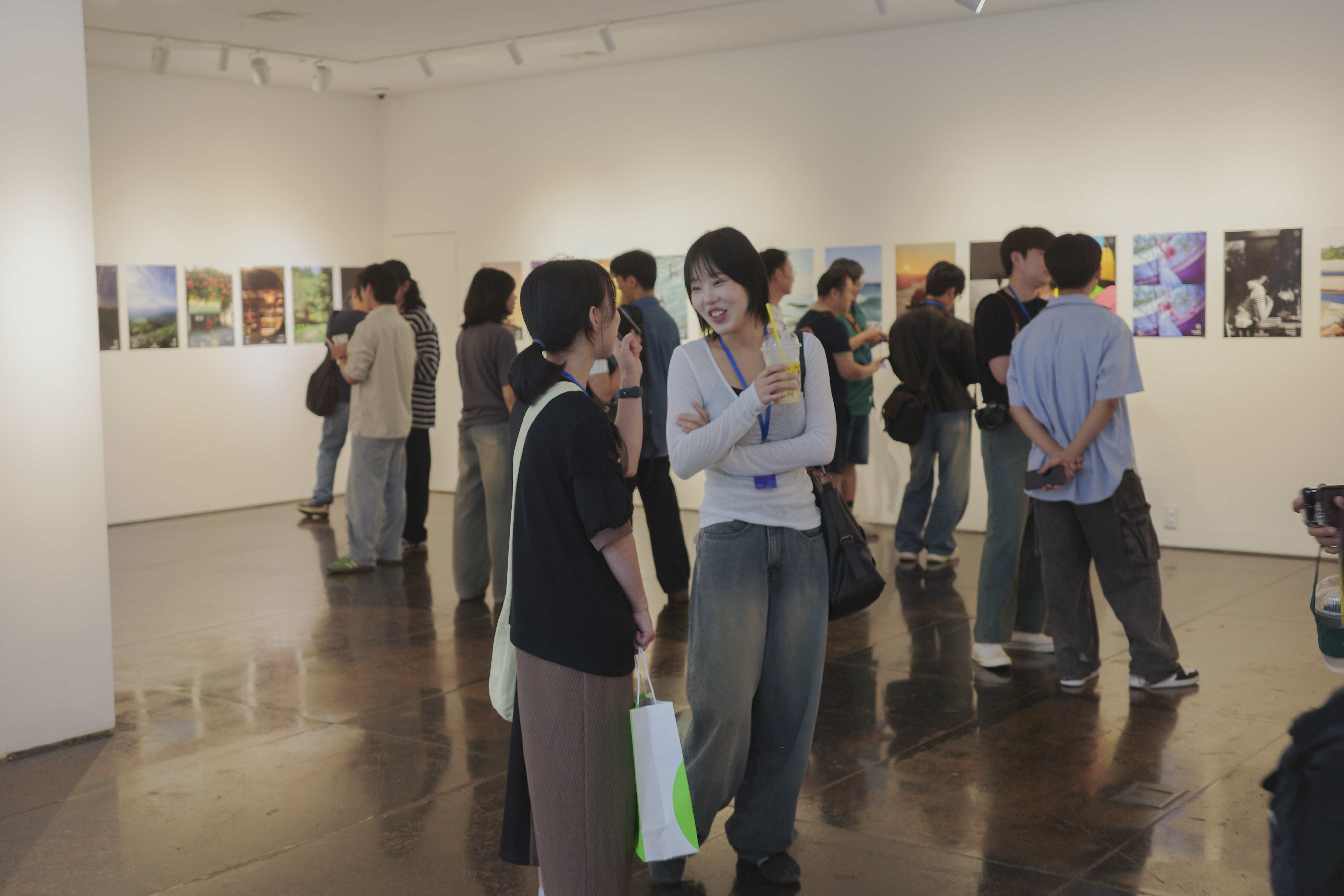 photo poster project | 写真を通して“自分”を再発見する by Mina Cho | ISSUE #117 | マガジン ...