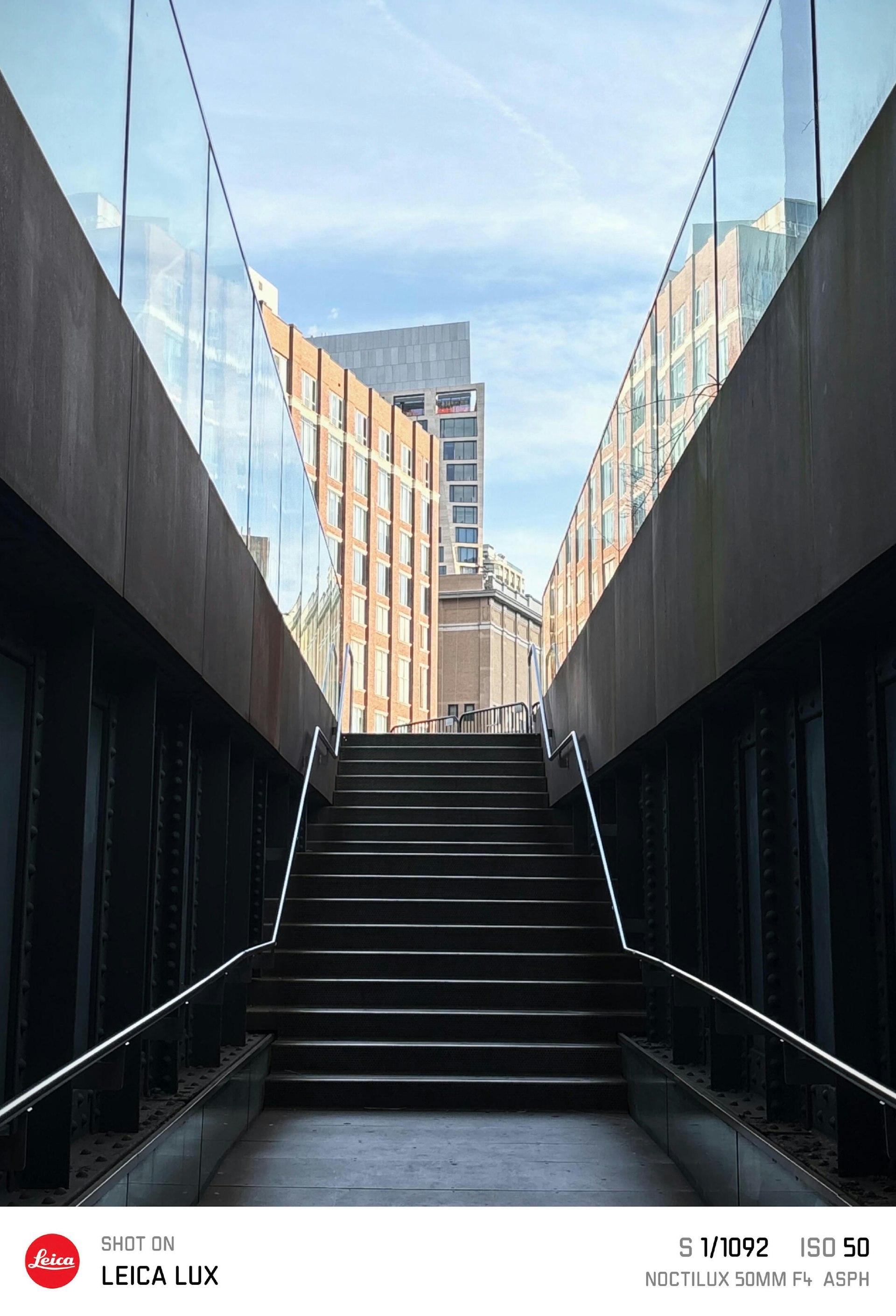 iPhoneでプロ級の写真が撮れる？ライカの「Leica LUX」アプリに注目 | Release #202 | cizucu