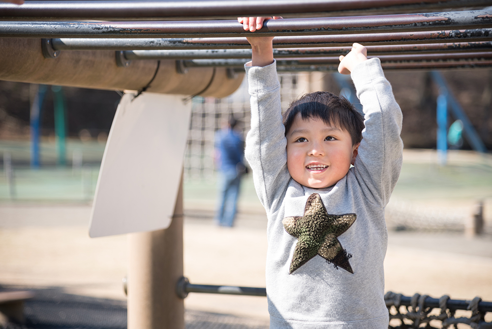 外遊びで心も体も健康に育てる | 0歳からの幼児教室【ベビーパーク】