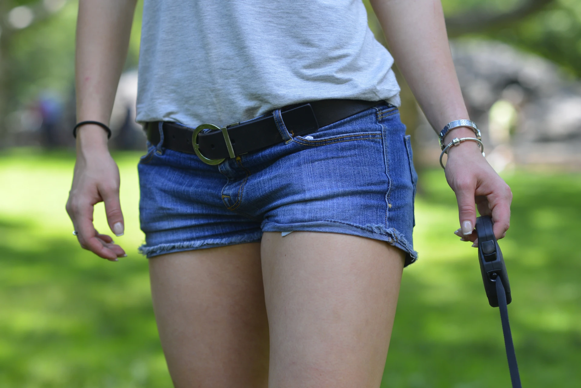 おばさんに見えるファッションの特徴とは?素敵な女性とどこが違う? | Rolmy