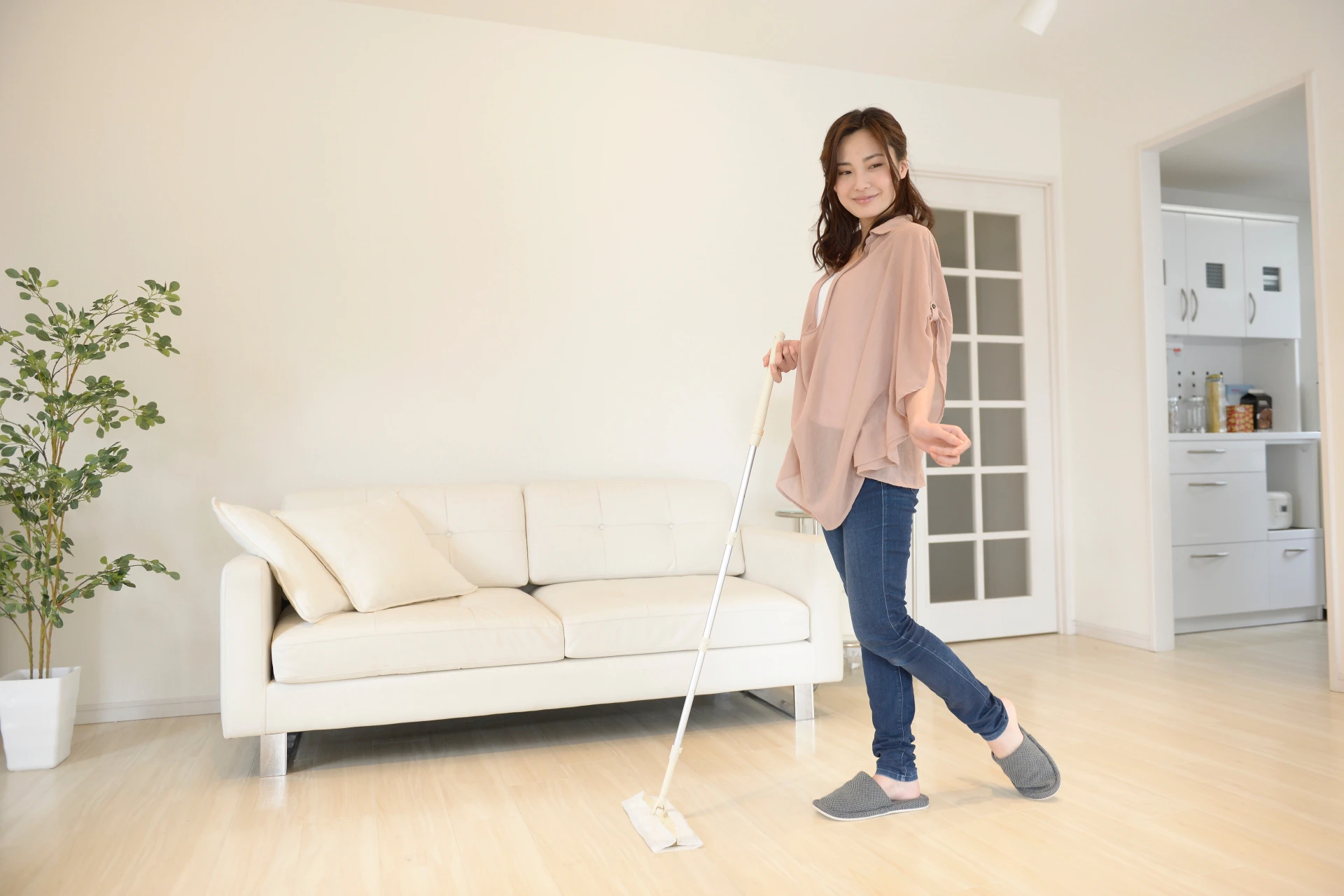 おばさんに見えるファッションの特徴とは?素敵な女性とどこが違う? | Rolmy