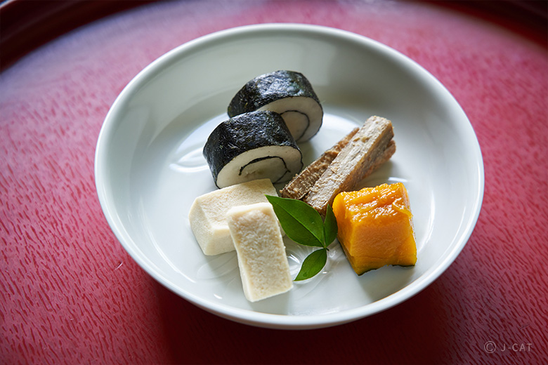 Dining on the Vegetarian Shojin Cuisine of Imperial Princesses at a ...