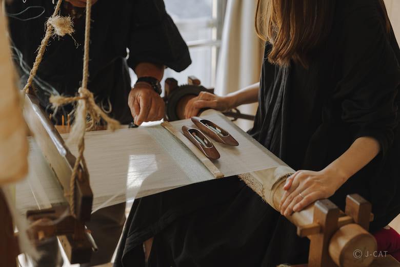 Weave Japanese Accessories with Nishijin Brocade at Masuya Takao in Kyoto
