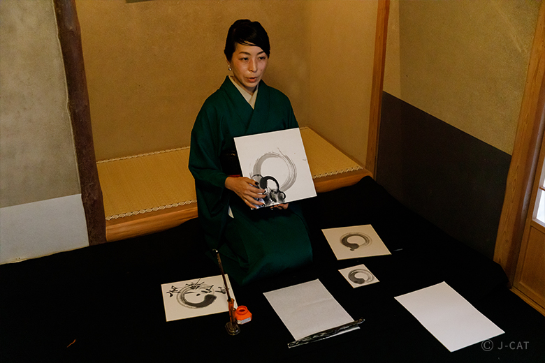 Private Calligraphy Lesson with a Master Calligrapher at a Kamakura ...