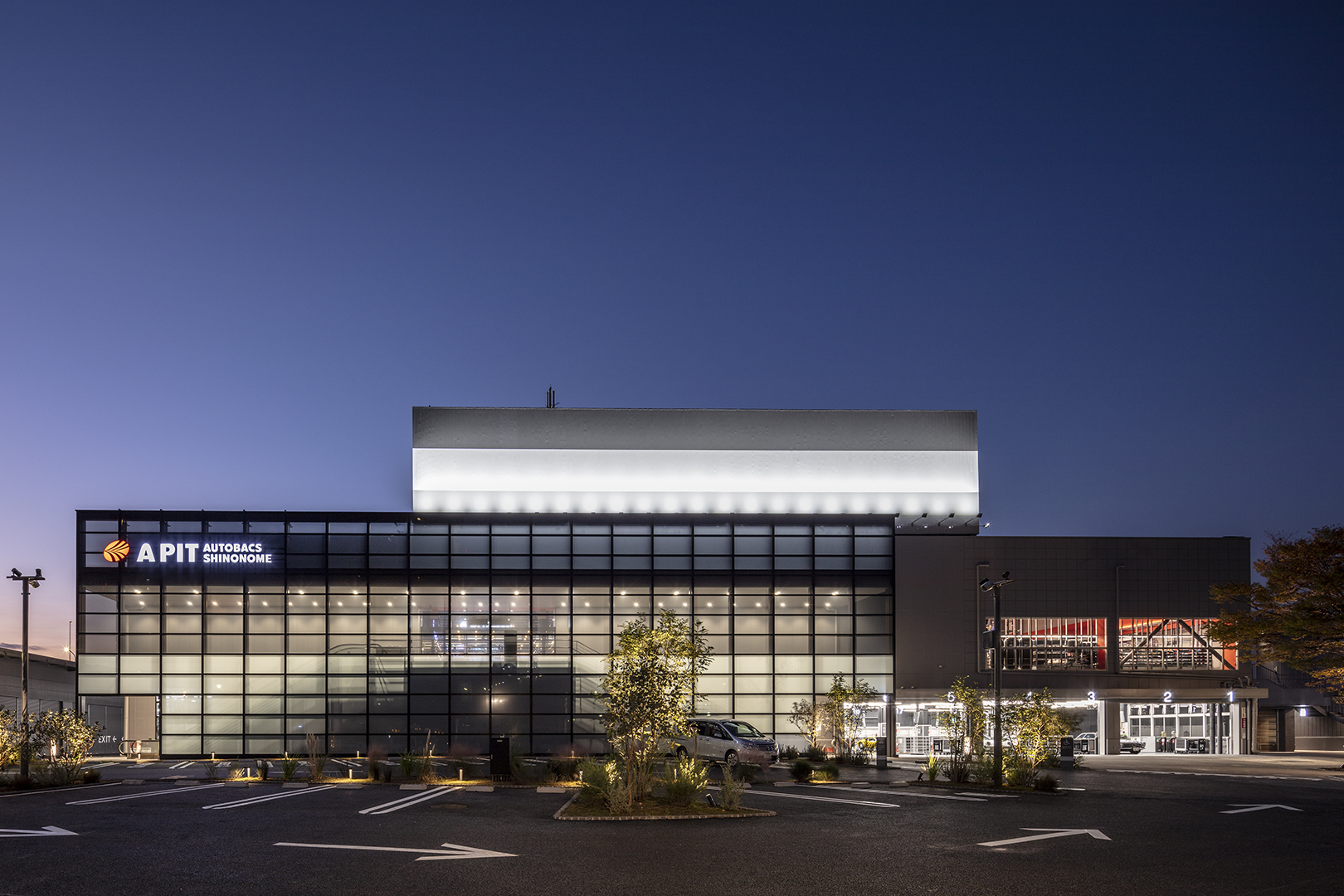 A PIT AUTOBACS SHINONOME