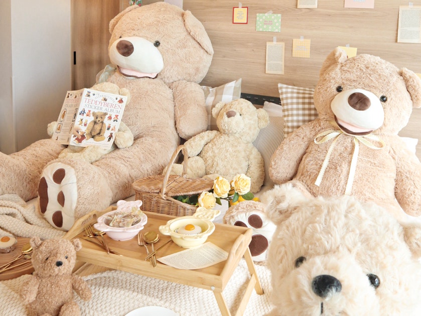 Have a Picnic with Teddy Bears in MIMARU Tokyo Shinjuku WEST’s Teddy ...