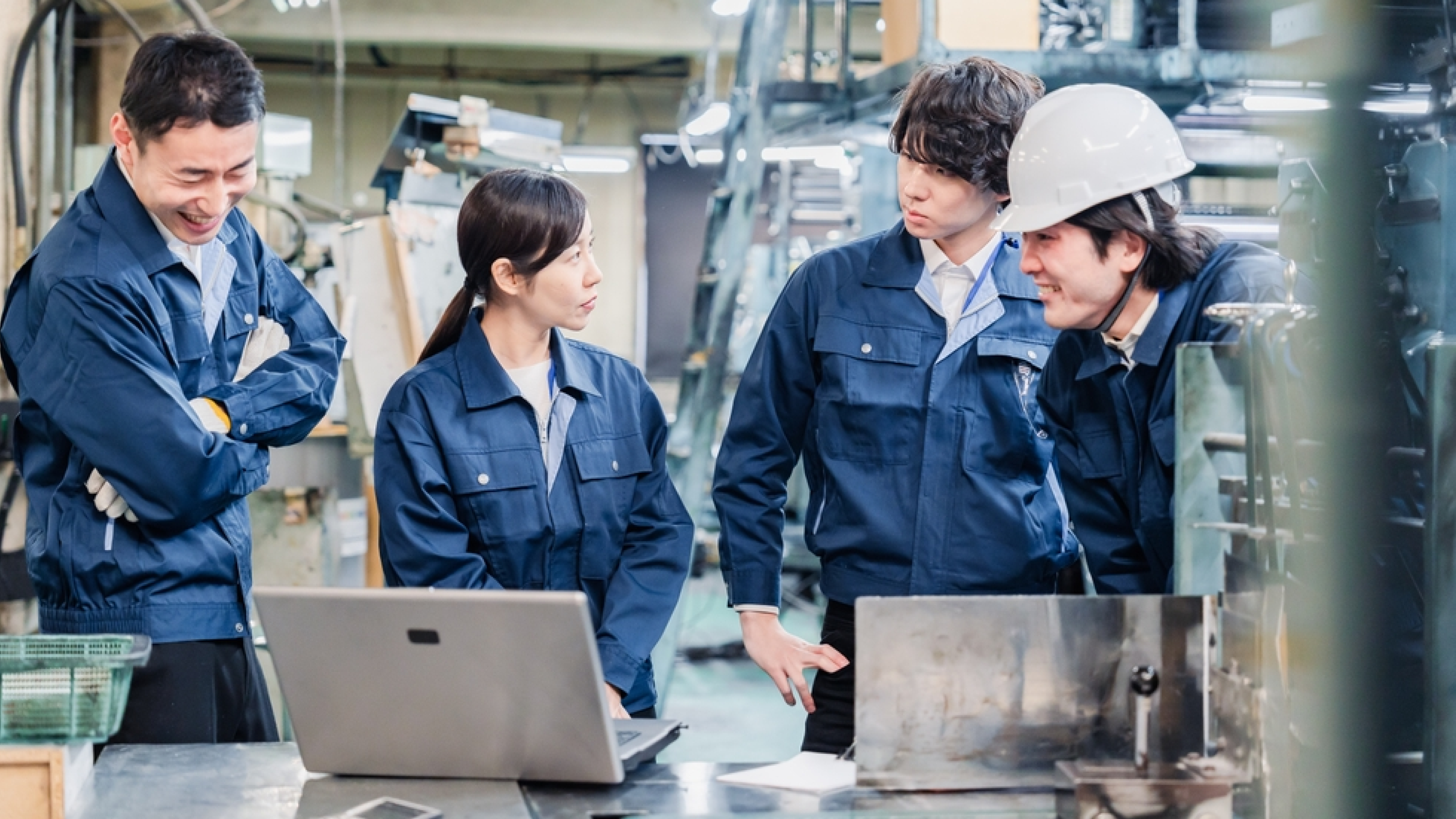 部品表管理をエクセルで行うメリット・デメリットとは？ BOMシステムとの比較と併せて解説 | オンライン展示会プラットフォームevort（エボルト）